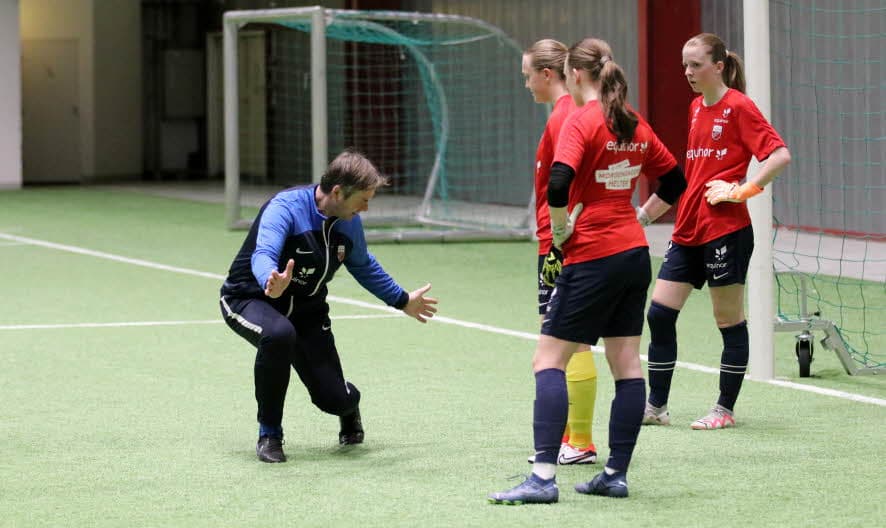 Bli fotballtrener | Kurs, lisenser og etterutdanning | tiim