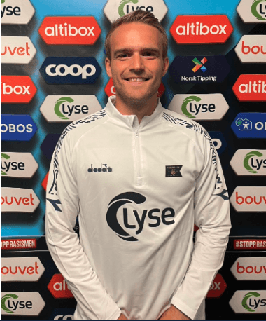 Månedens øvelse: 4v4 med 2 jokere, tredjemannsspill | tiim